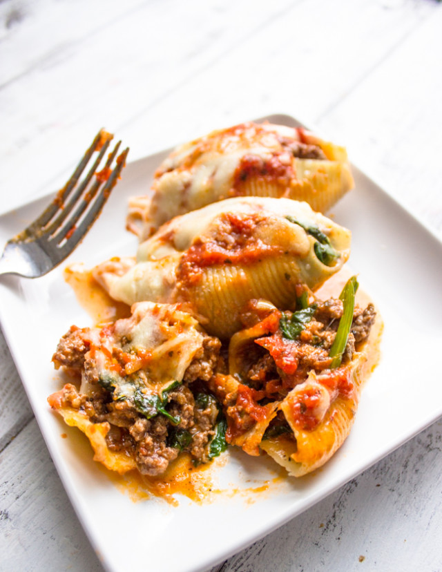 Spinach and Ground Beef Stuffed Shells | Gimme Delicious