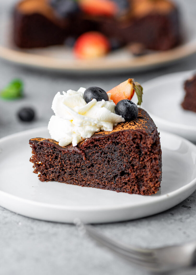 Instant Pot Chocolate Cake | Gimme Delicious