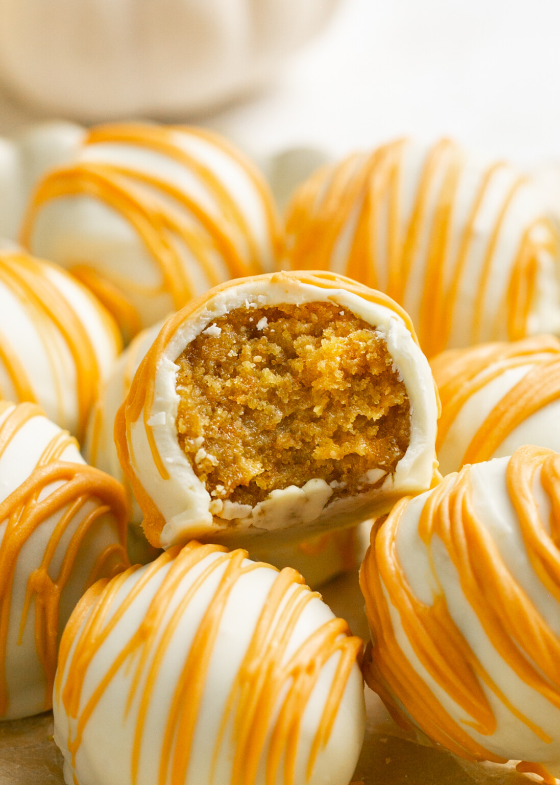 Pumpkin Cake Pops | Gimme Delicious