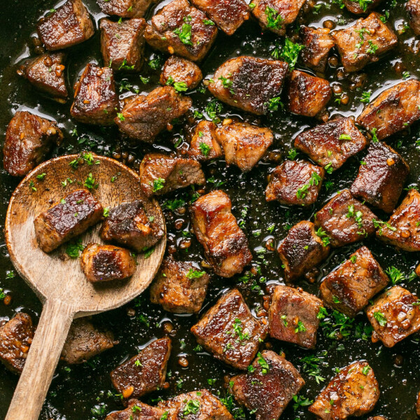 Garlic Steak Bites | Gimme Delicious