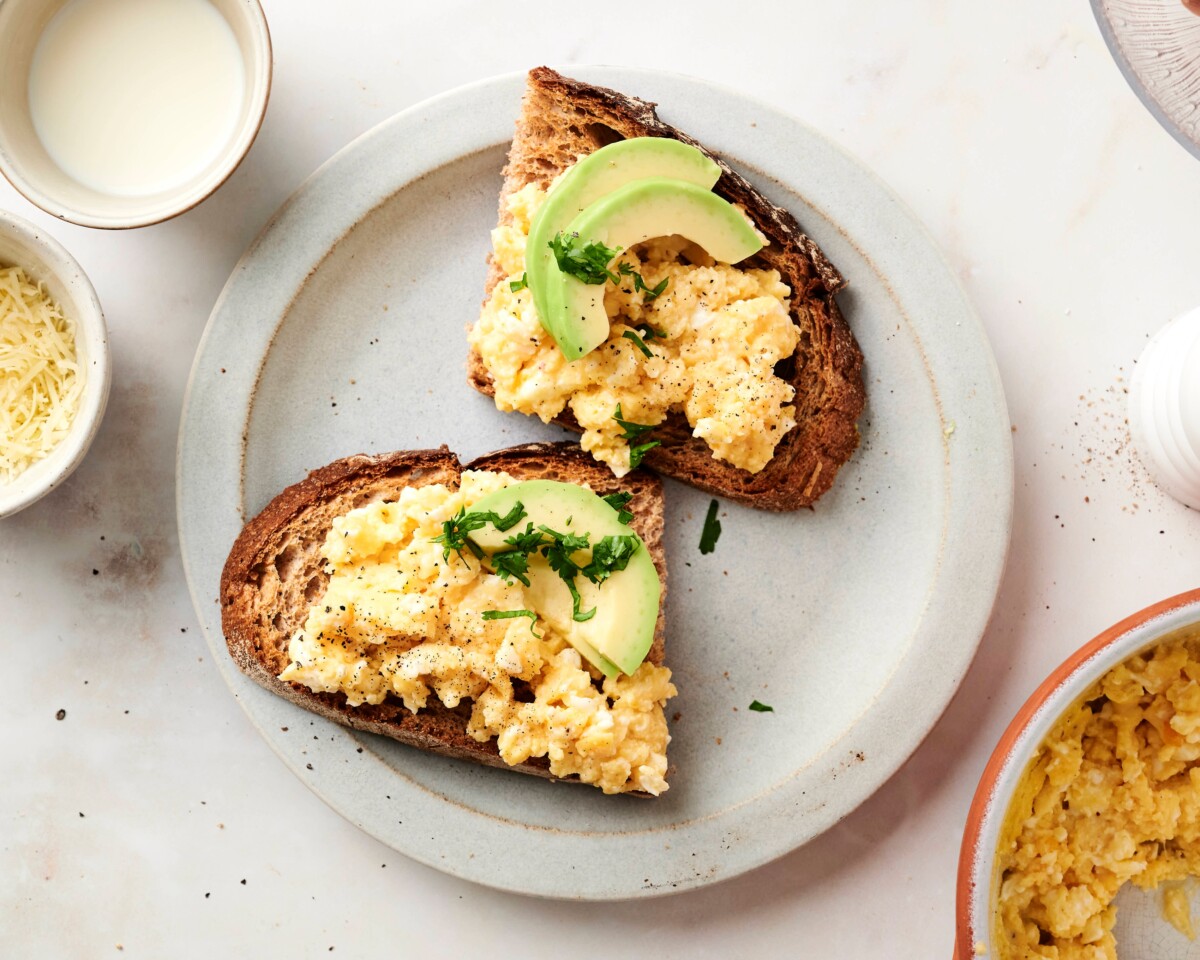Microwave Scrambled Eggs | Gimme Delicious